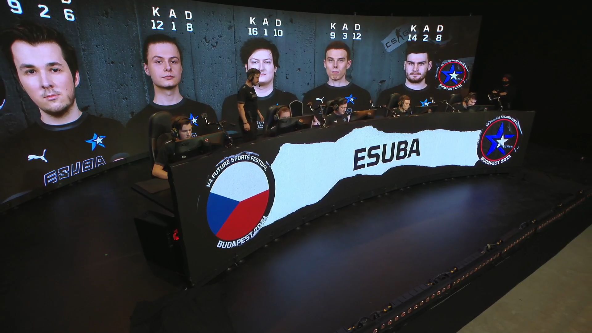 eSuba vypadáva z V4 turnaja so cťou, prekvapila i Gambit Esports